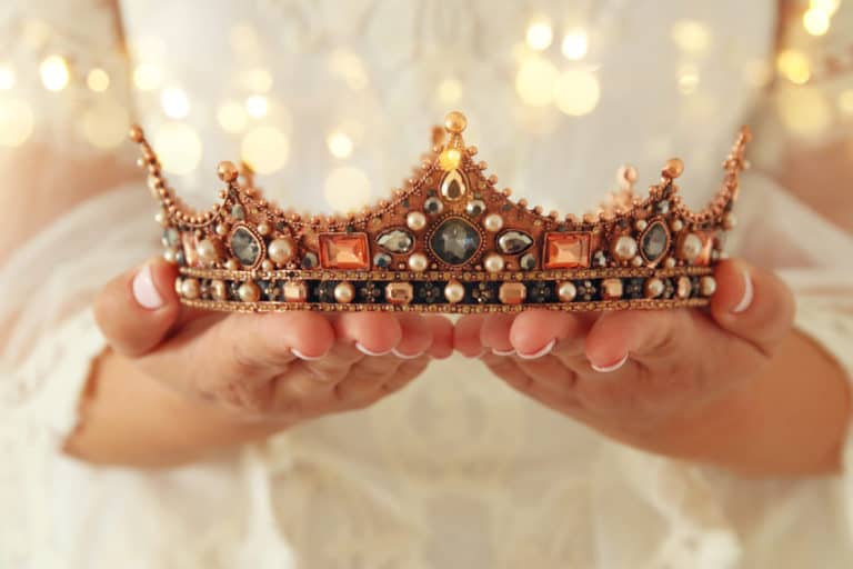 20 Marvelous YA Fantasy Books About Royalty – N.S Mirage